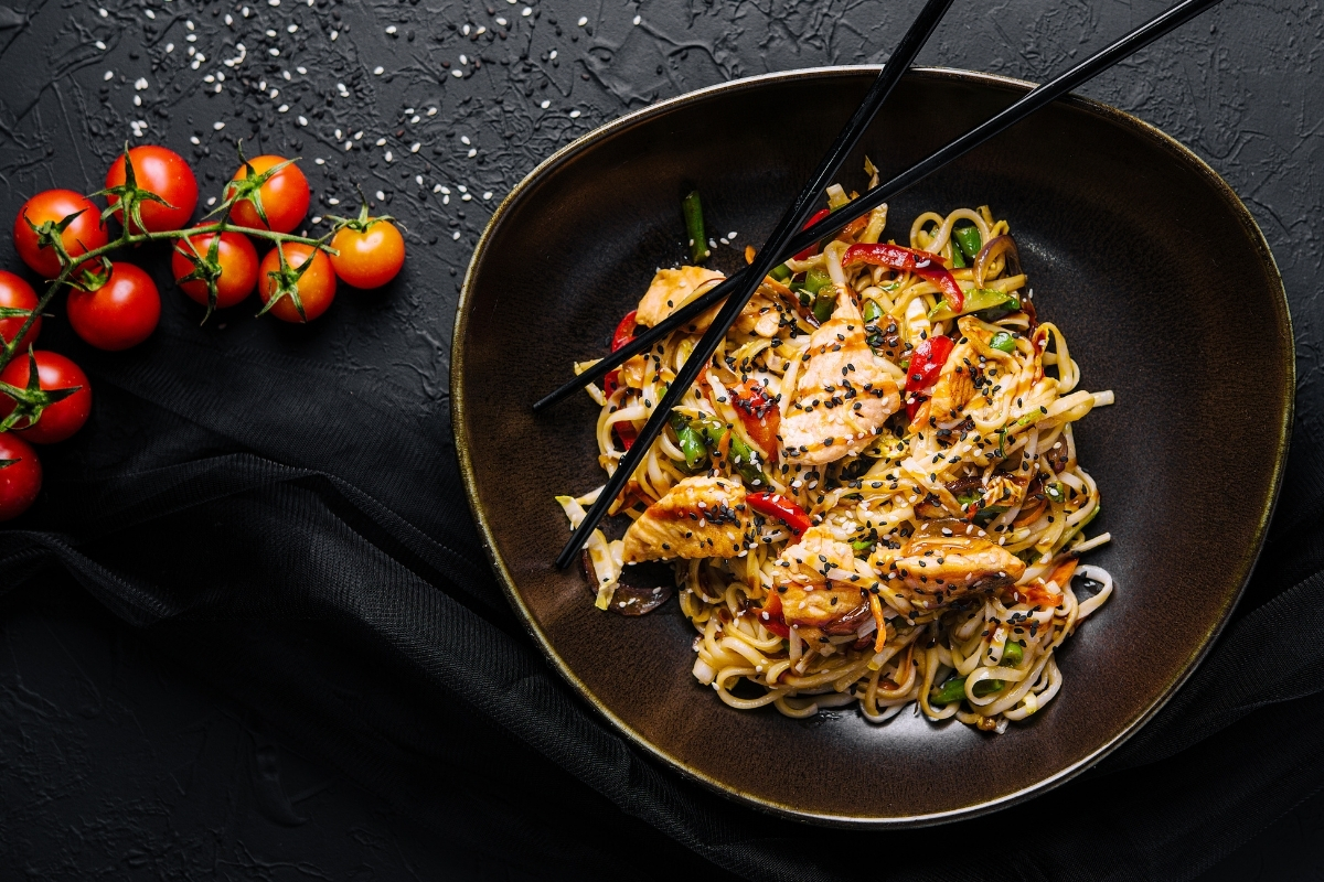 Tavuklu Noodle Tarifi - Lezzetli Sohbetler